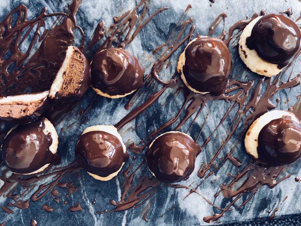 Chocolate Biskvi – Baked By Ammna